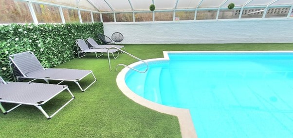 Large Party House with Indoor Pool near Sheffield