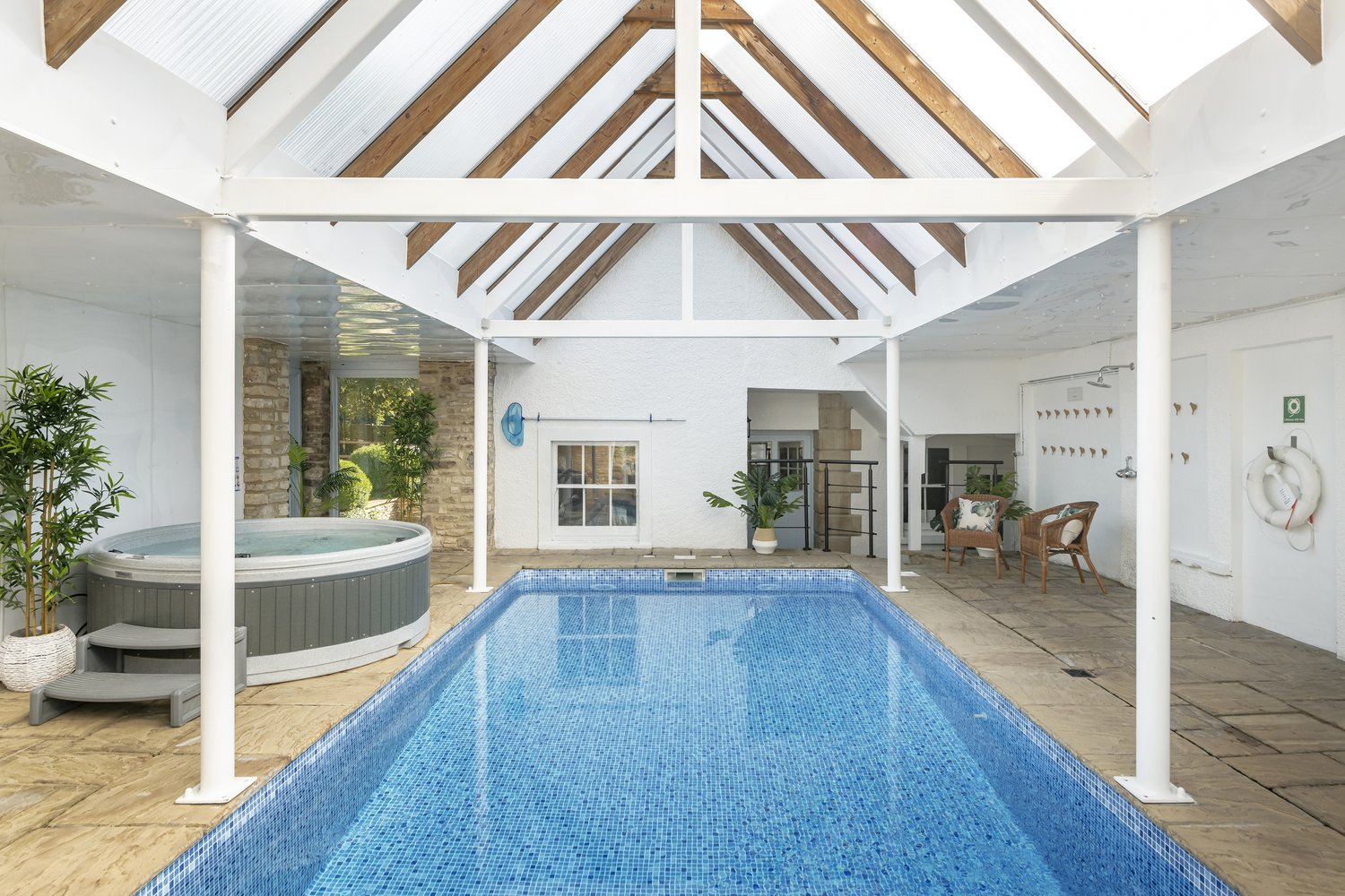 Luxury Spa House I Sleeps 27 Guests I Book With Mojito Events