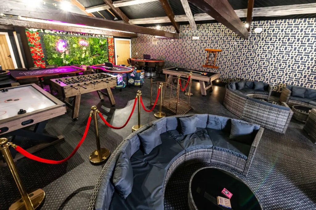 Beachside Manor House Lancashire | Sleeps 20 | Mojito Events