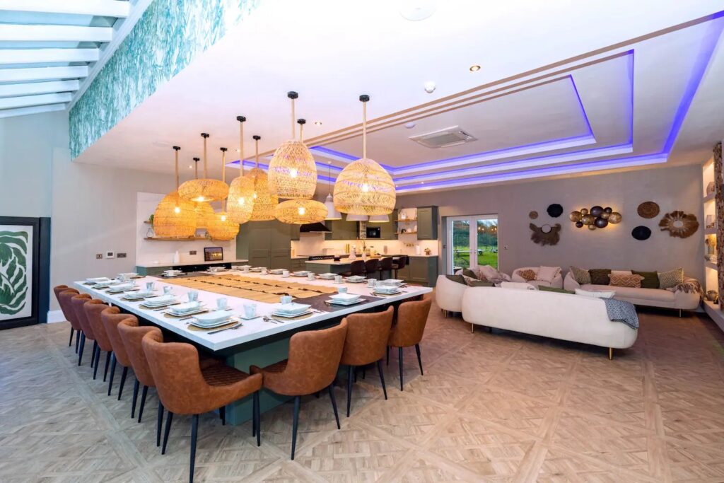 Beachside Manor House Lancashire | Sleeps 20 | Mojito Events