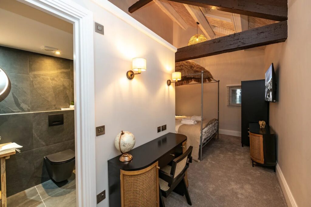 Beachside Manor House Lancashire | Sleeps 20 | Mojito Events