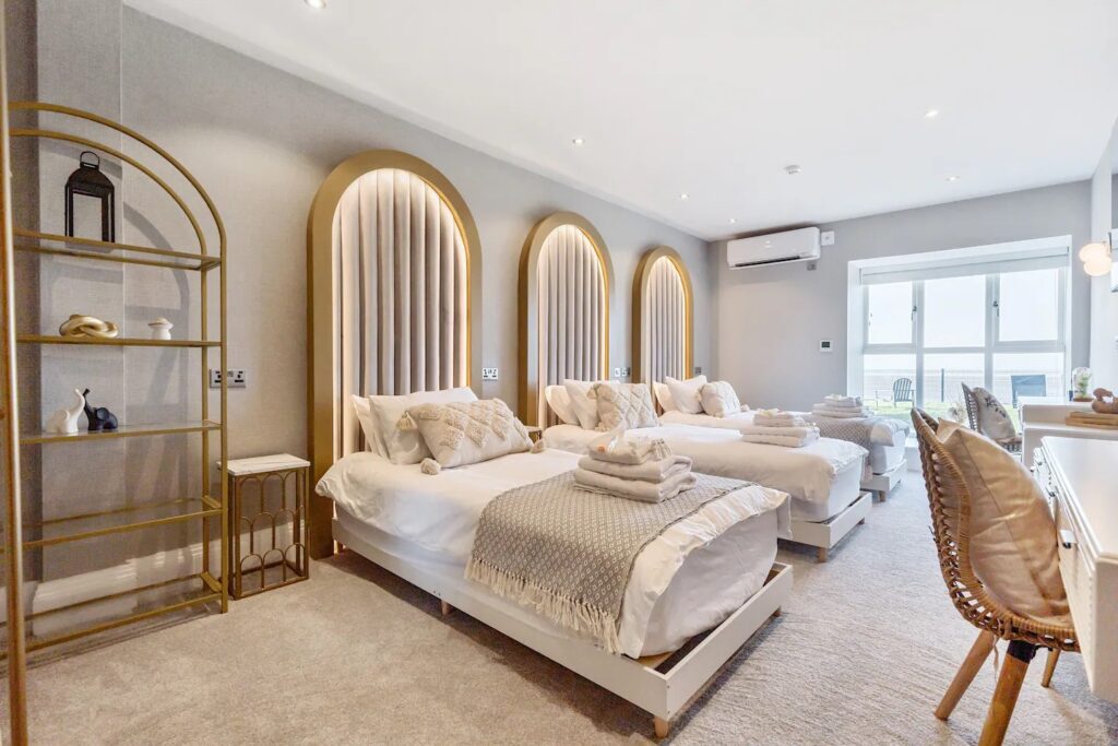 Beachside Manor House Lancashire | Sleeps 20 | Mojito Events